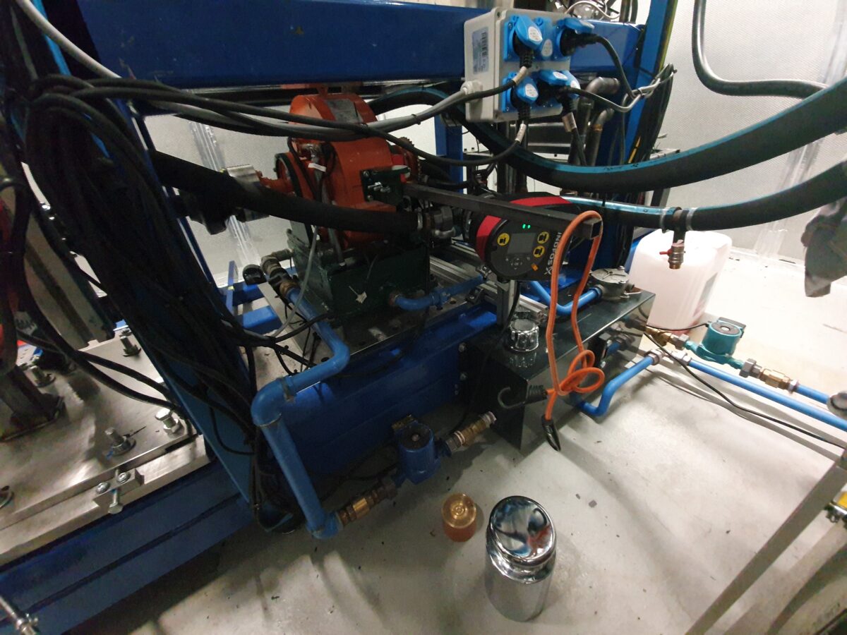 Load cell calibration tool - Perek